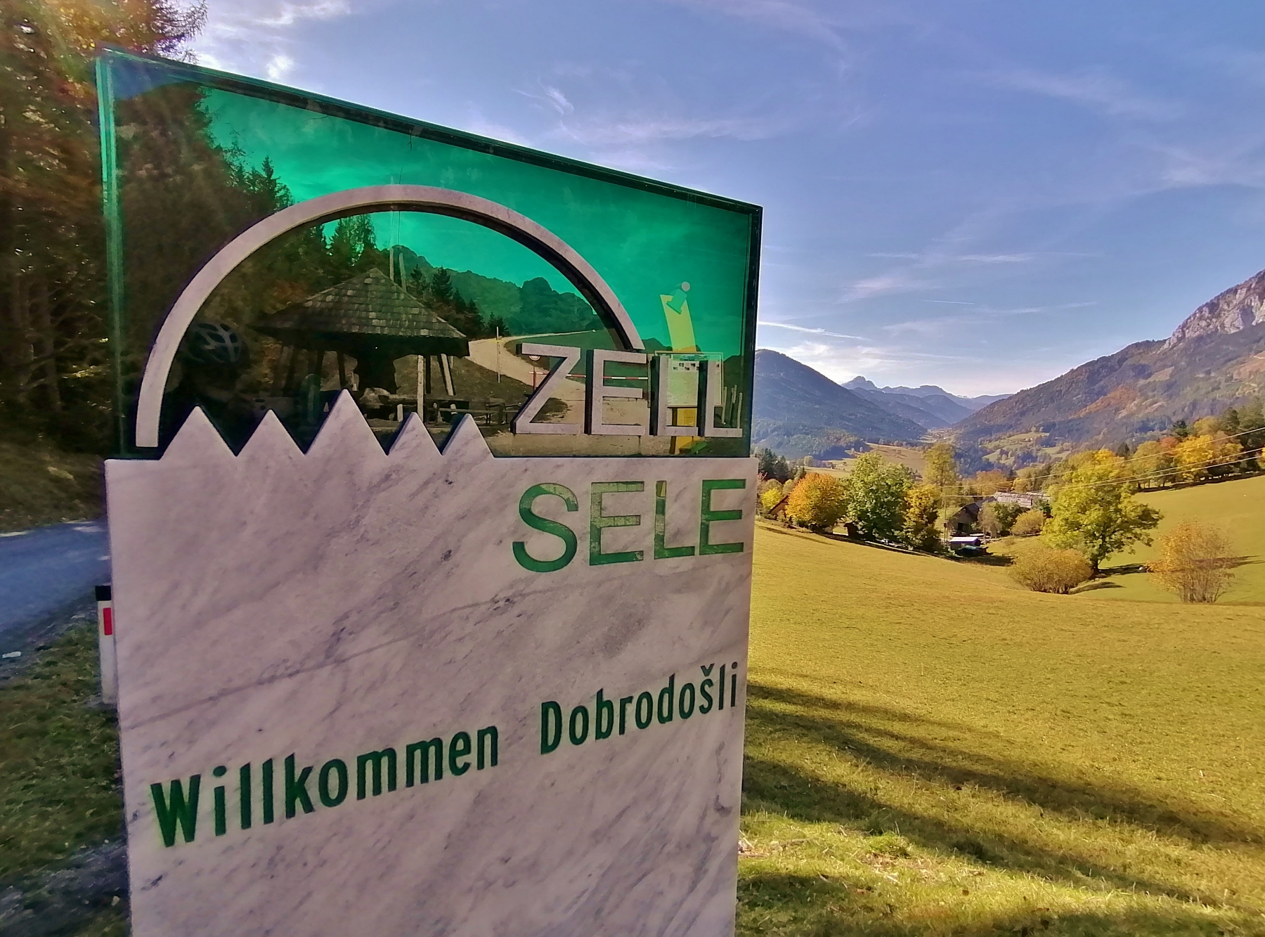 Goldene Südkärntner Herbst Karawankenrunde vom Sonnegger See nach Bad ...